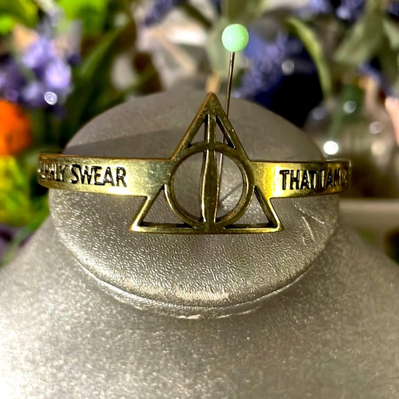 TM & WBEI | Jewelry | Harry Potter Tm Wbei I Solemnly Swear | Poshmark